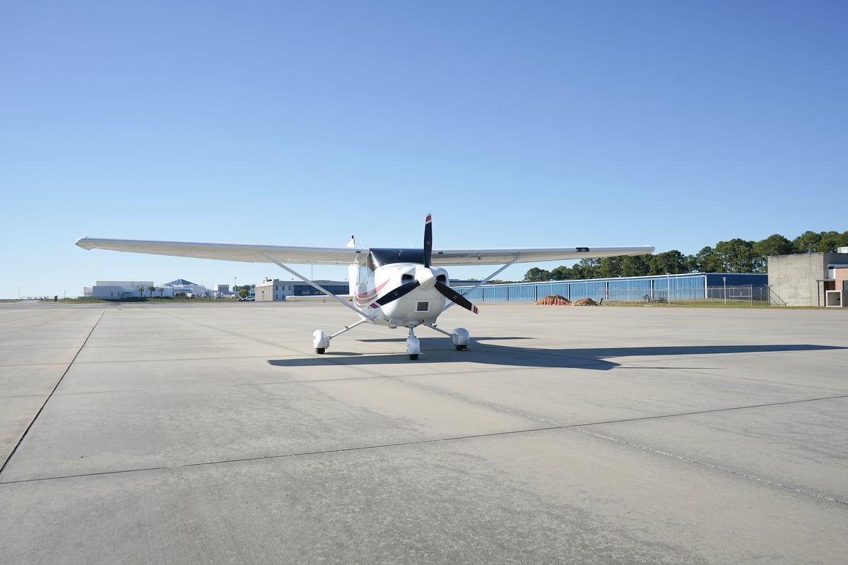 N285EA | 1999 CESSNA 182S SKYLANE for sale | Eagle Aviation